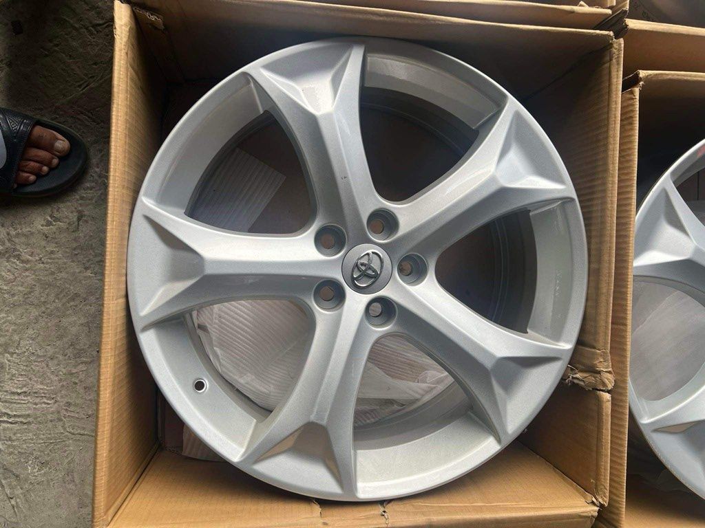 20” Toyota Venza design Mags 5Holes pcd 114 Brandnew, Car Parts ...
