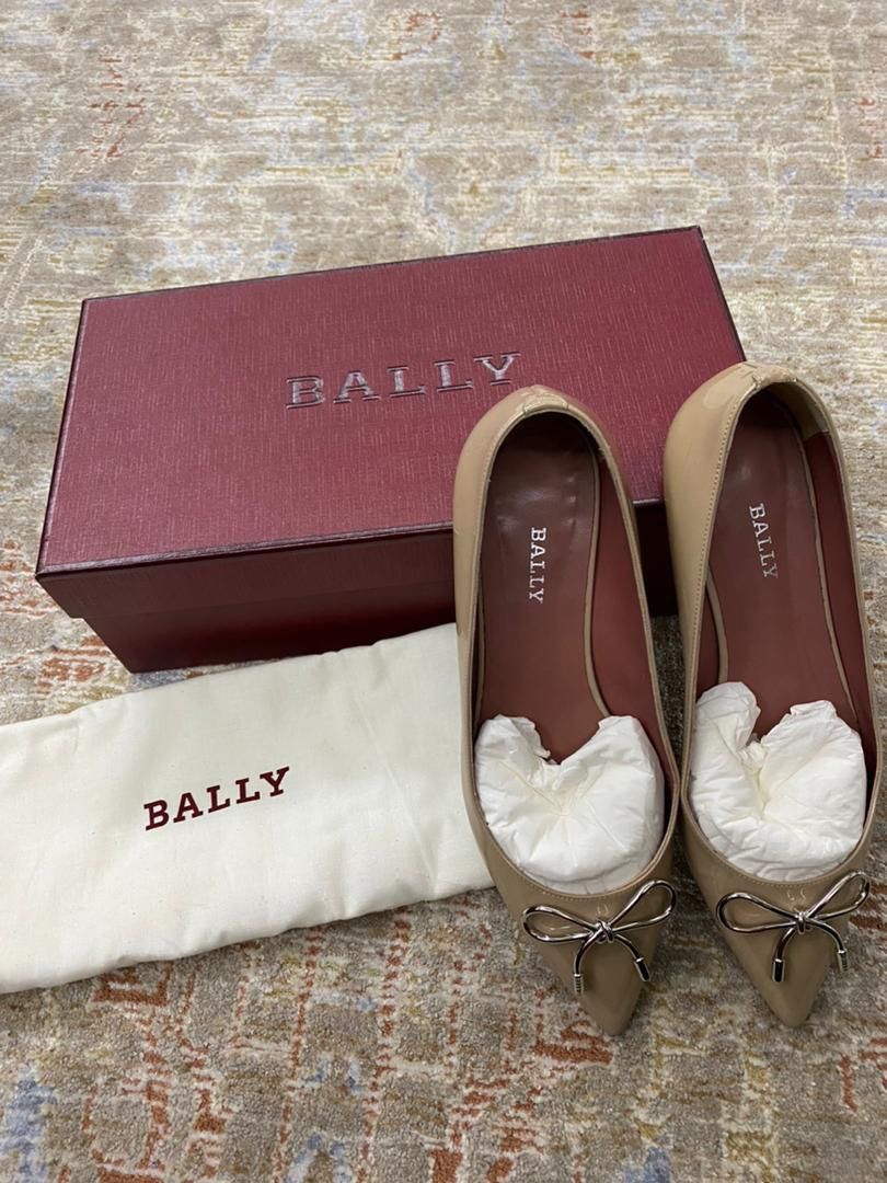 Bally nude flats, Women's Fashion, Footwear, Flats on Carousell