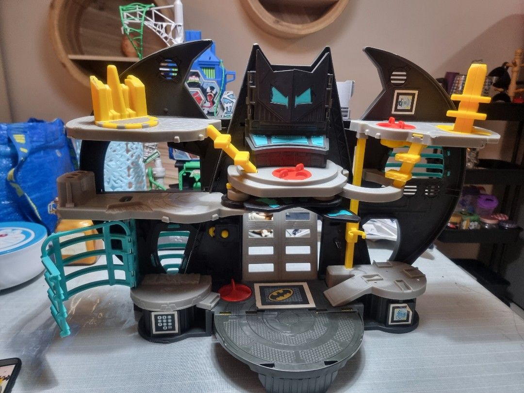 Batman Playset, Hobbies & Toys, Toys & Games on Carousell
