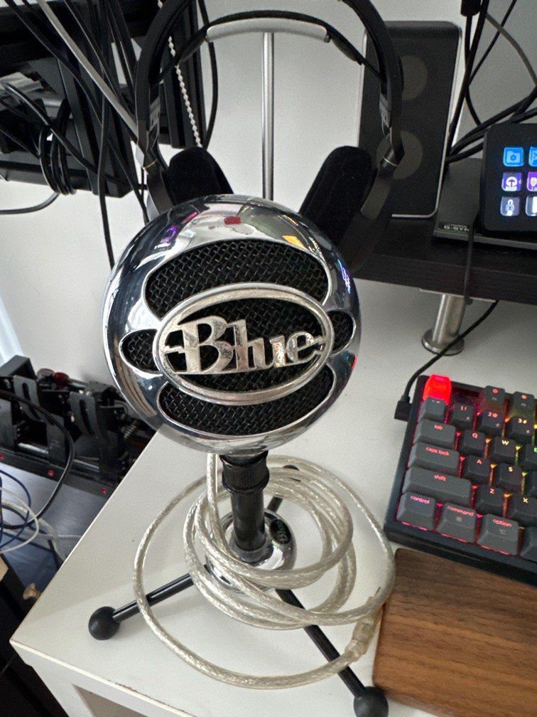 Blue snowball microphone, Audio, Microphones on Carousell