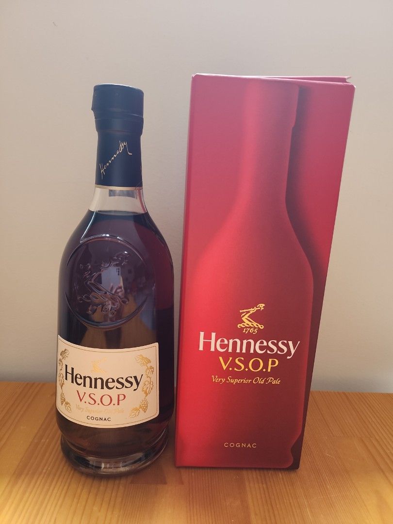 Hennessy V.S.O.P Cognac, Food & Drinks, Gift Baskets & Hampers on Carousell