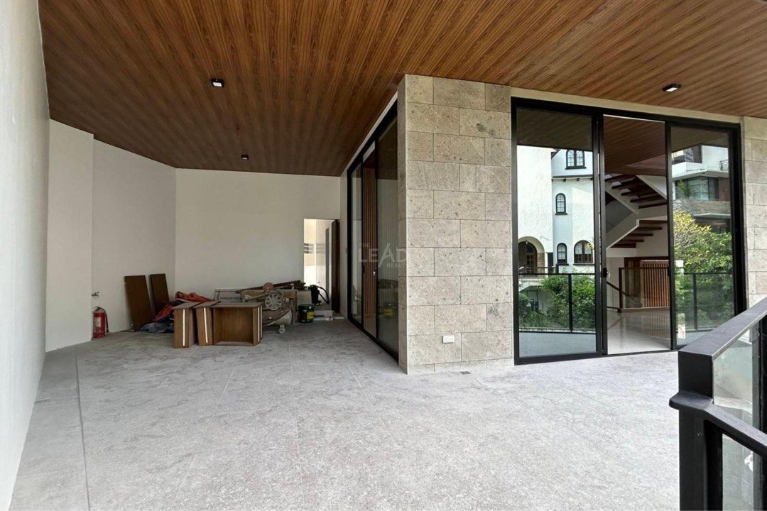 McKinley Hill Village 5 Bedroom Modern Brand New House For Sale near ...