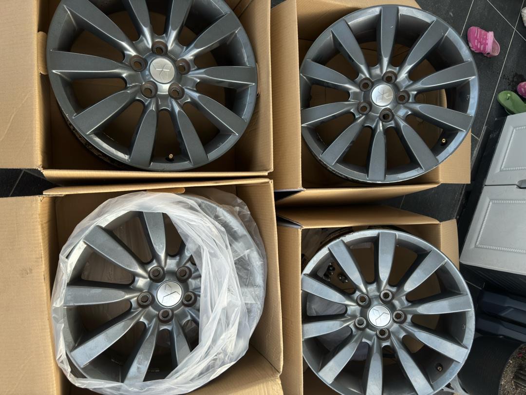 mitsubishi lancer rim 18 inch, Auto Accessories on Carousell