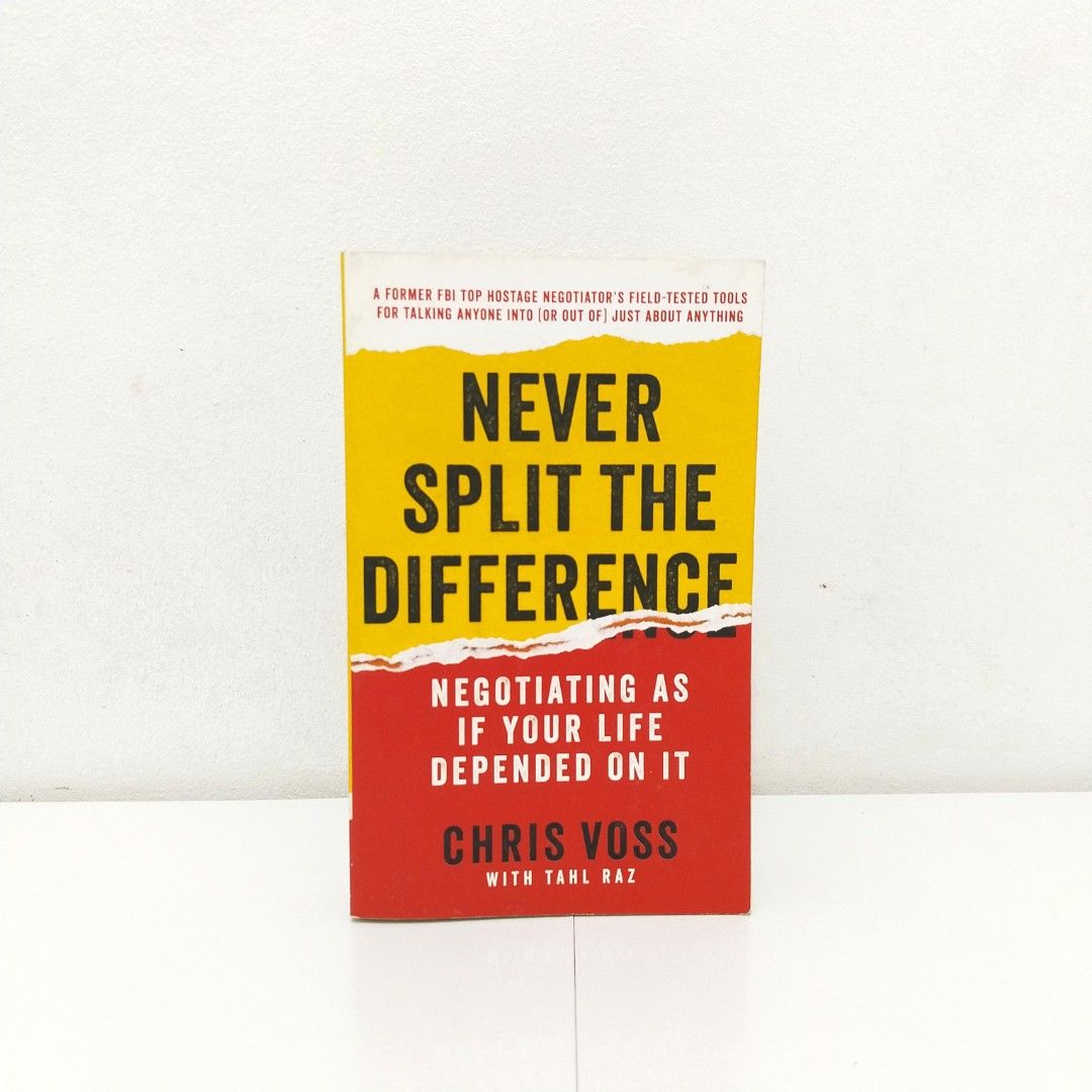 [Authentic] Never Split the Difference, Hobbies & Toys, Books ...