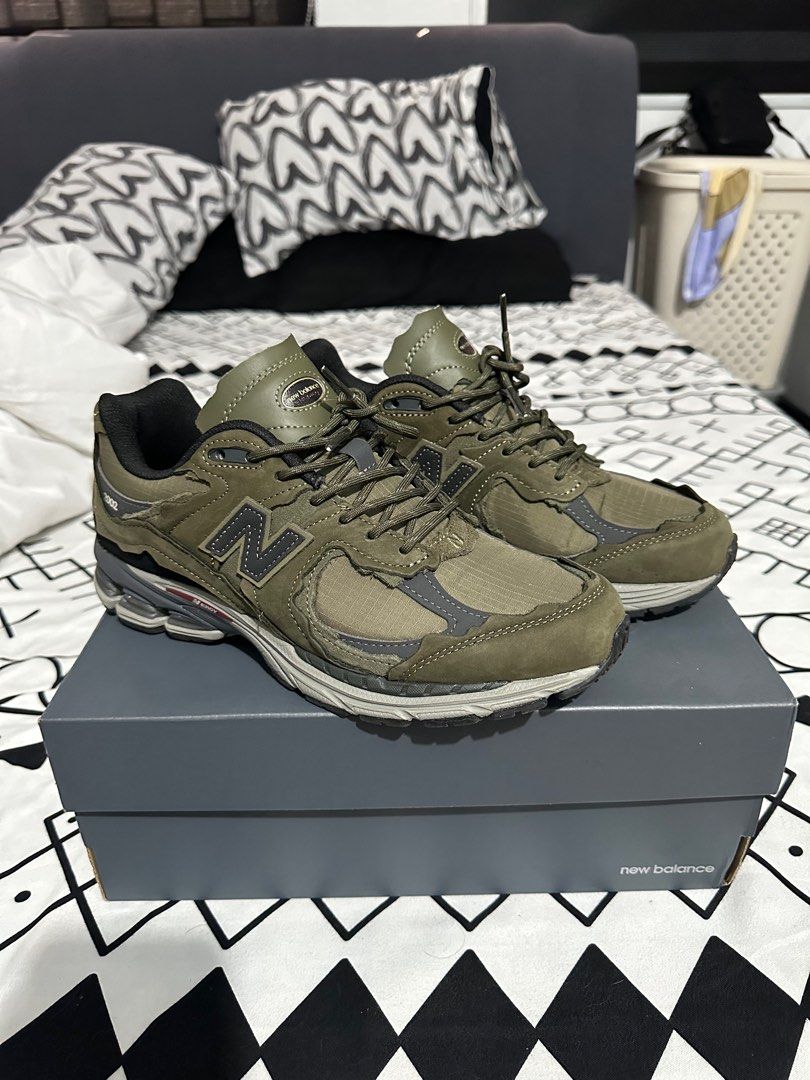 New Balance 2002r dark moss, Men's Fashion, Footwear, Sneakers on Carousell