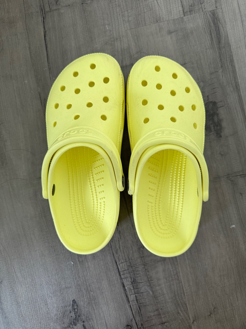 Authentic yellow crocs, Women's Fashion, Footwear, Flipflops and Slides ...