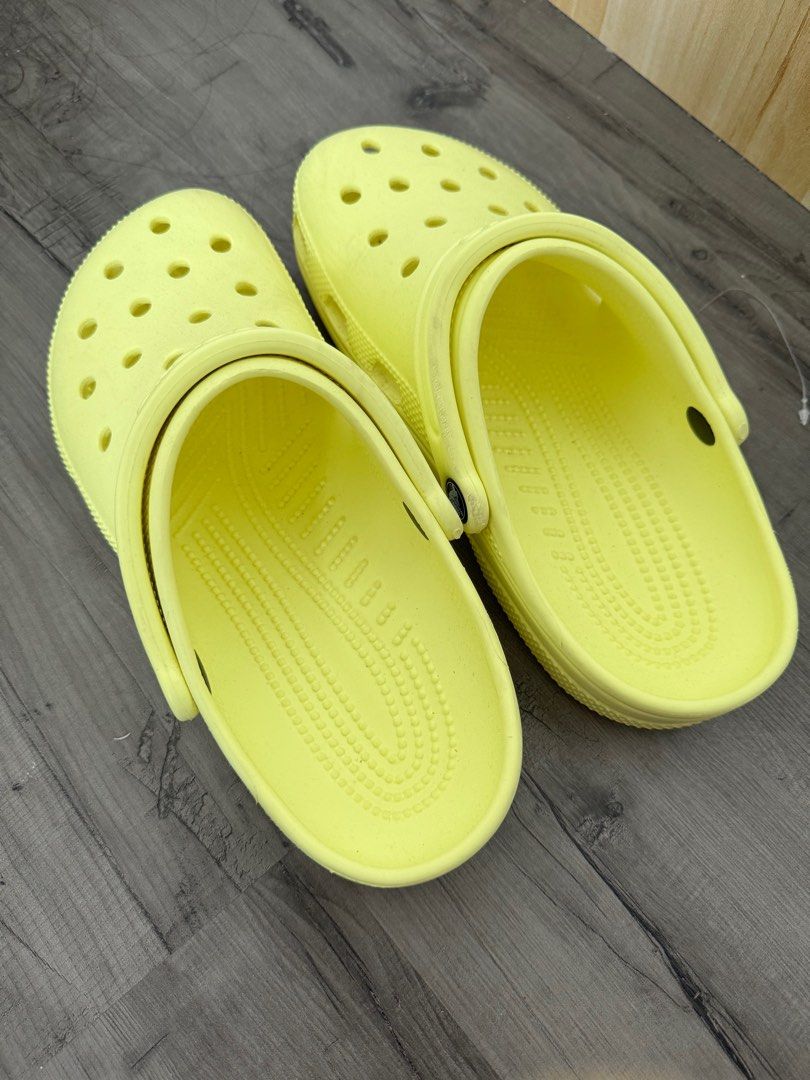 Authentic yellow crocs, Women's Fashion, Footwear, Flipflops and Slides ...