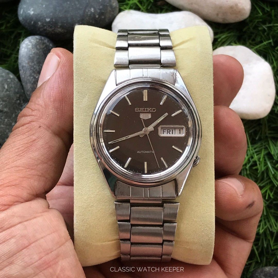 1980's SEIKO 5 automatic vintage watch, Luxury, Watches on Carousell