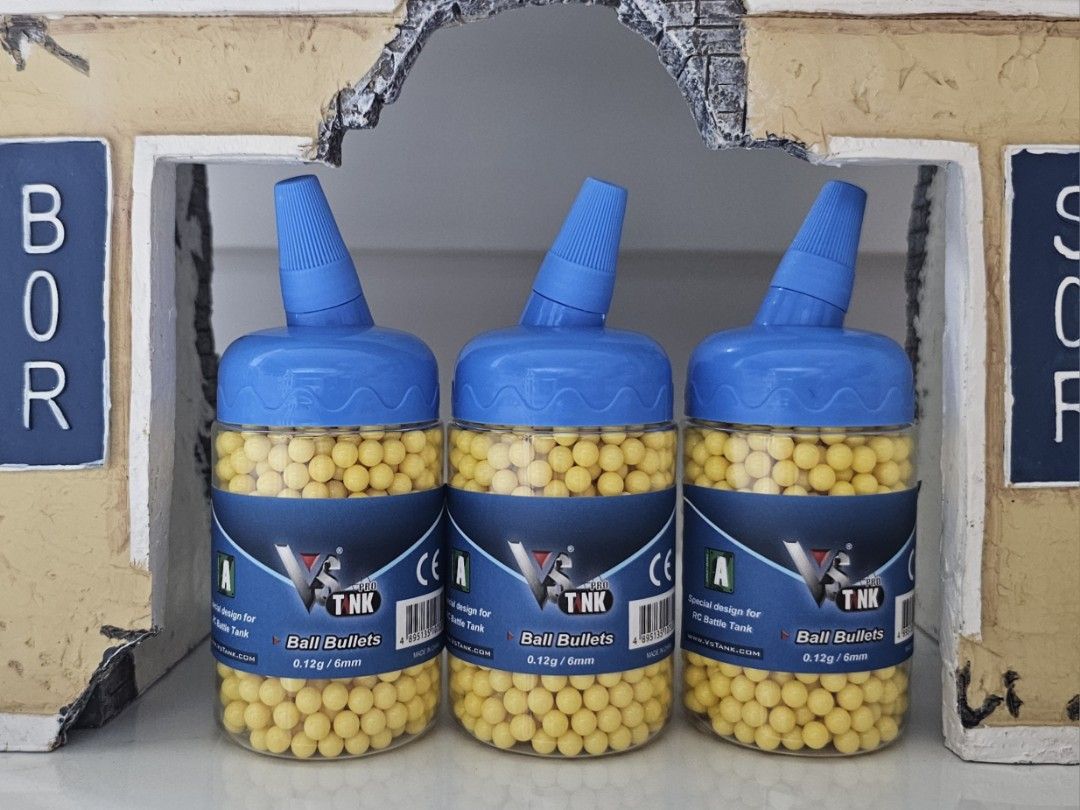1 bottle of 6mm Ball Bullets Airsoft with Loading Bottle, Hobbies ...