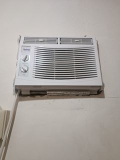 Matrix Window type aircon 1hp (non inverter), TV & Home Appliances, Air ...
