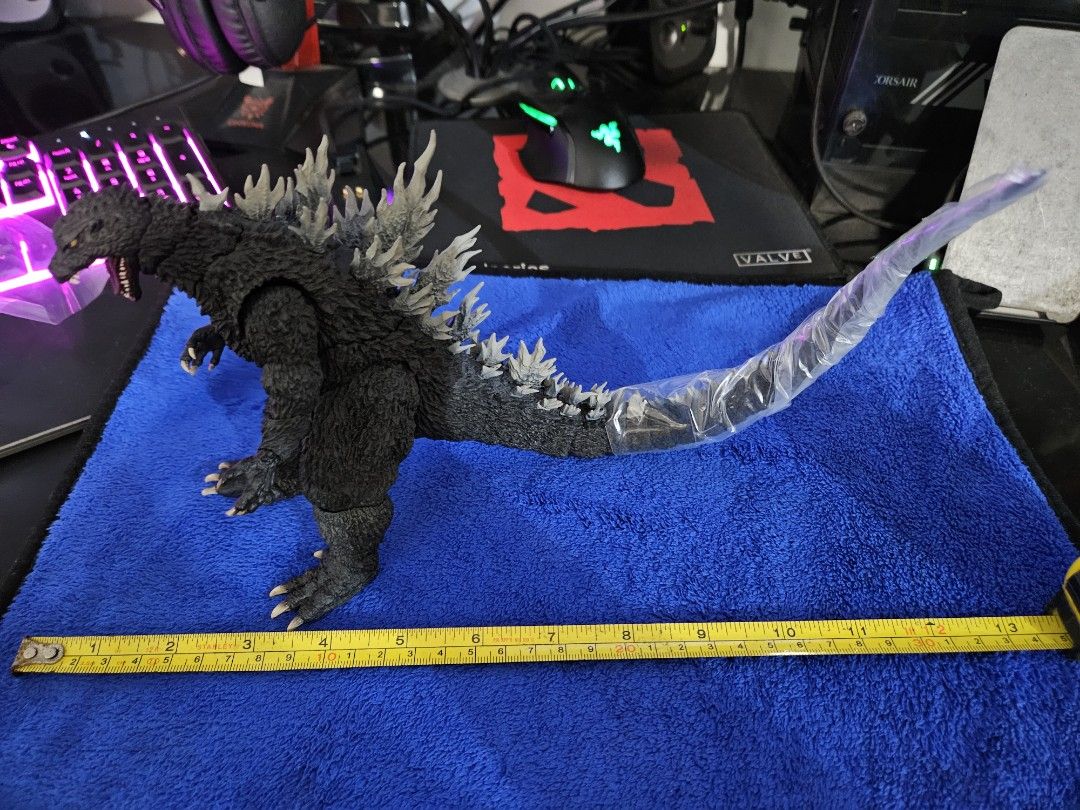 Godzilla [2002] S.H.MonsterArts Bandai Namco, Hobbies & Toys, Toys ...