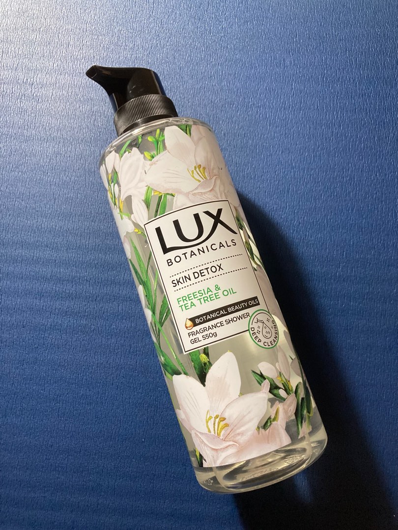 LUX麗仕 植然精油香氛沐浴露-深層淨化（小蒼蘭）550g, 香水、美妝、保養, 身體清潔保養, 沐浴清潔相關在旋轉拍賣