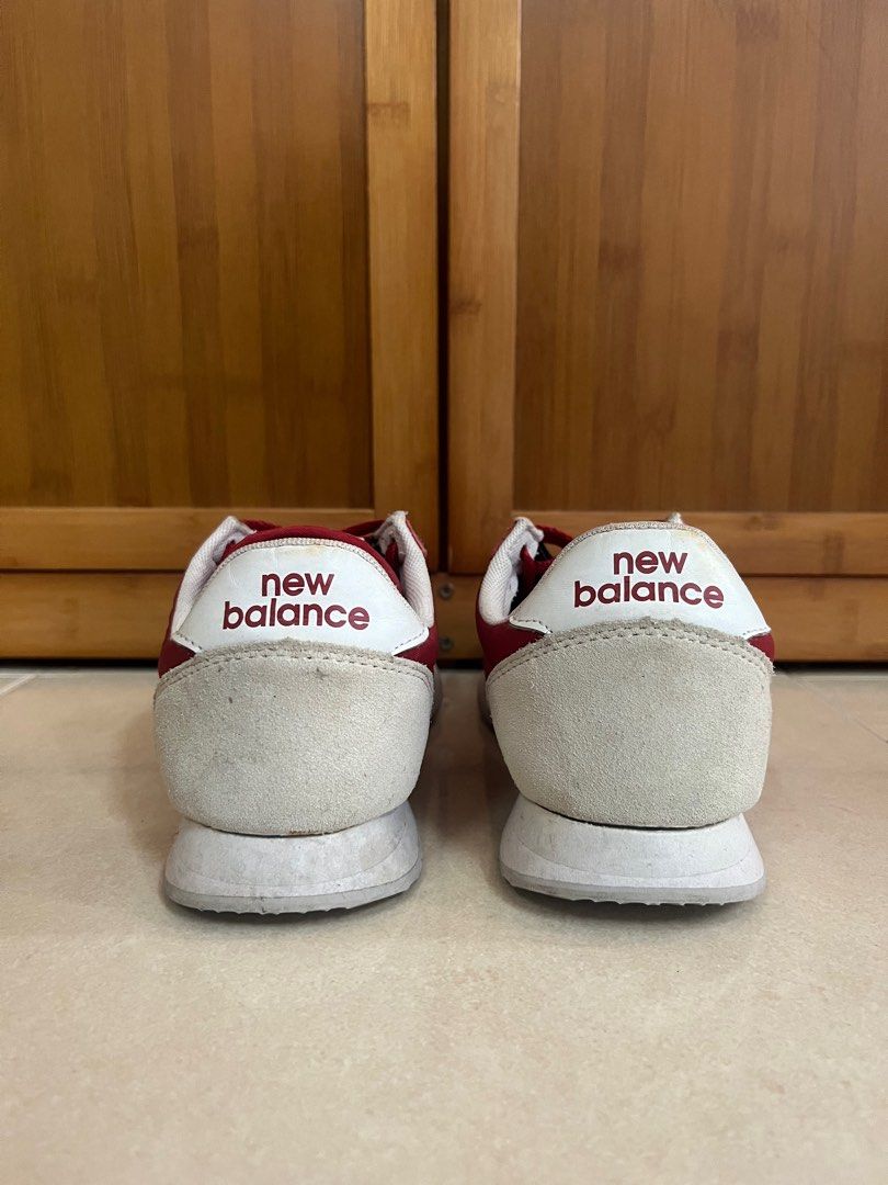 New Balance 220, Women's Fashion, Footwear, Sneakers on Carousell