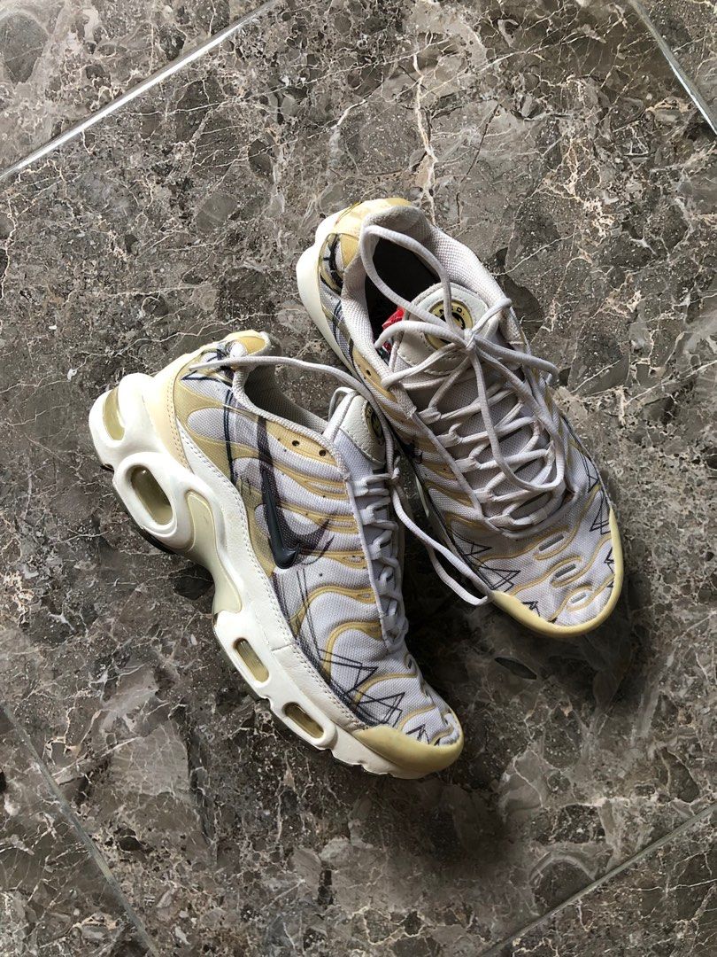 Nike Air Max Tn Plus Rere color, Fesyen Pria, Sepatu , Sneakers di ...