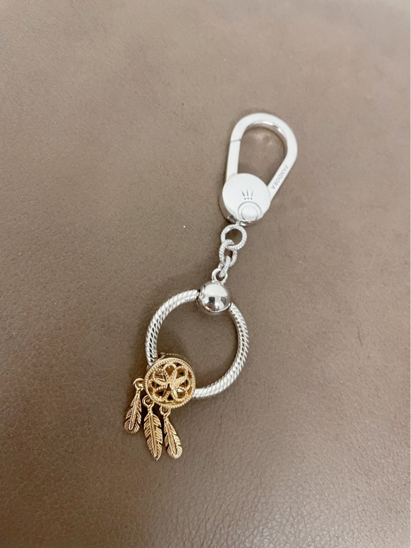 三折 brand new and real Pandora dream catcher keychain, 名牌, 飾物及配件 - Carousell