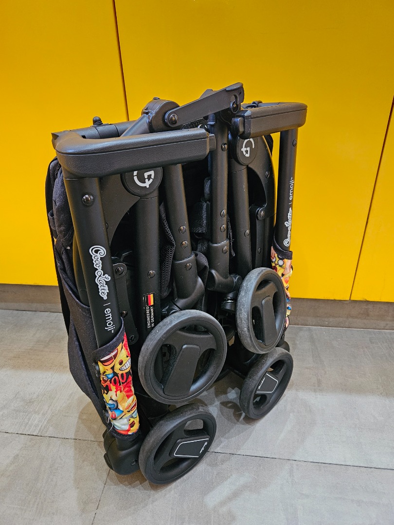 Akeeva x CocoLatte Emoji Foldable Stroller with Free Car Booster Seat ...