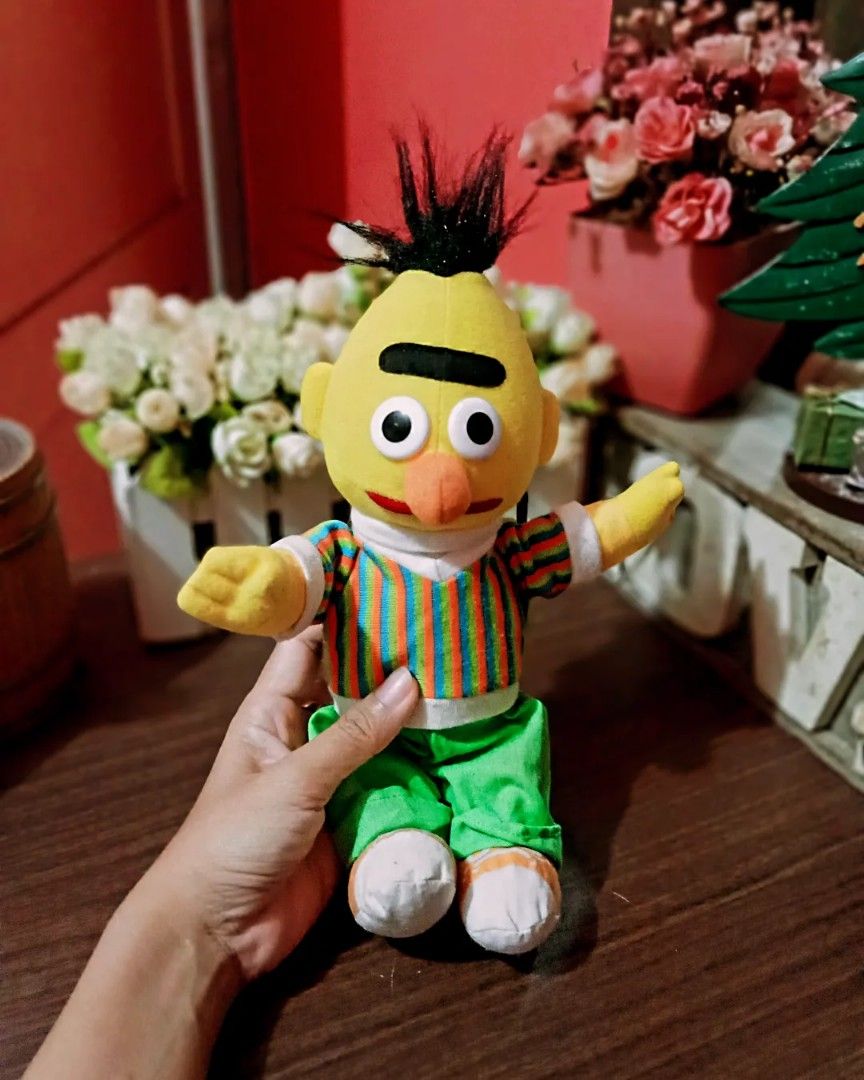 Bert Sesame Street tyco 1997, Toys & Collectibles, Mainan di Carousell