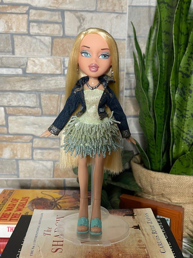 Bratz Hollywood Style Cloe, Hobbies & Toys, Toys & Games on Carousell