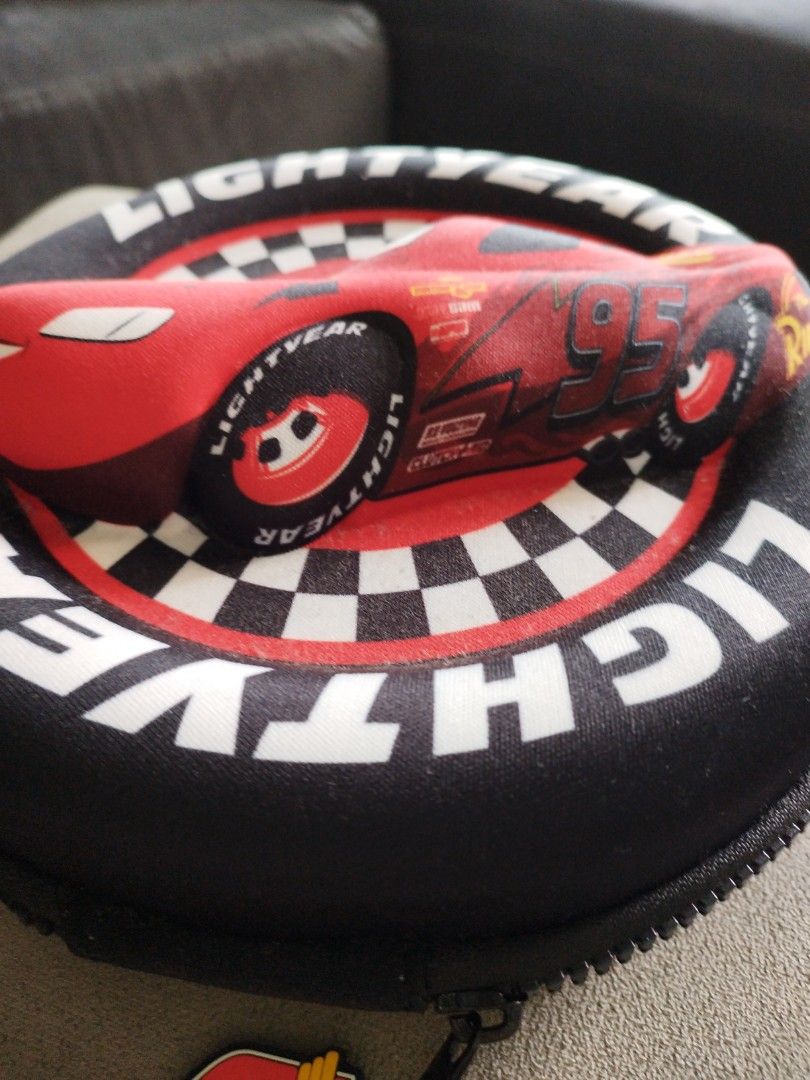 Cars Lightning McQueen stationery kit with pencils and colours, Hobbies ...