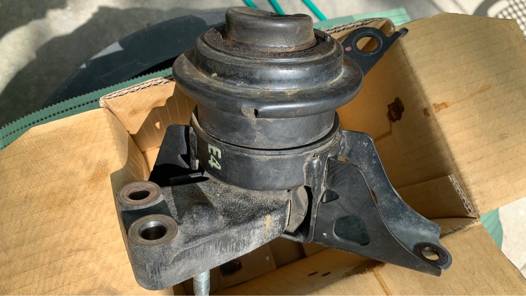 Engine Mount Support for Vios Gen3 AT, Car Parts & Accessories, Engine ...