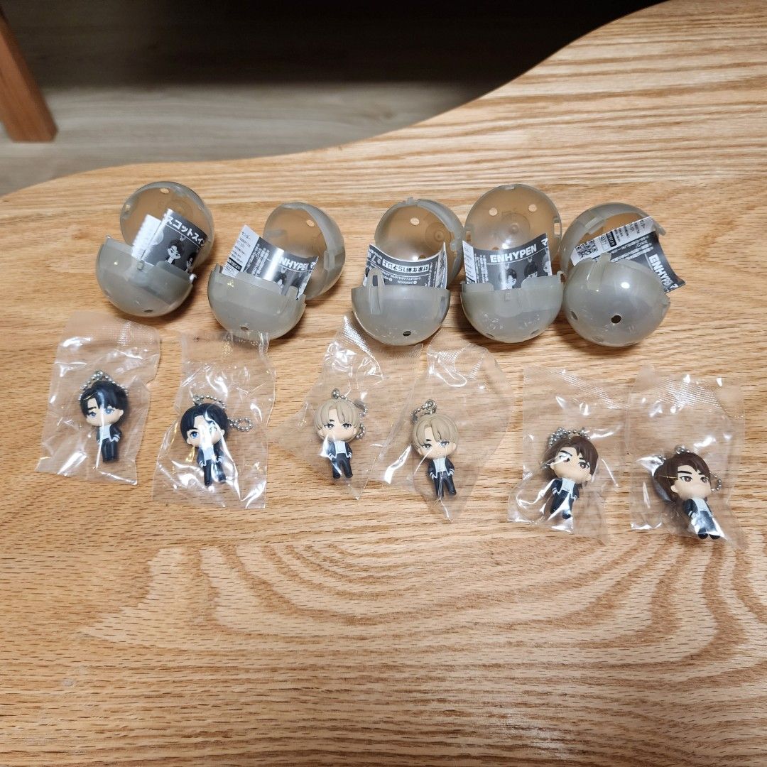 Enhypen Gachapon keychain, Hobbies & Toys, Memorabilia & Collectibles ...