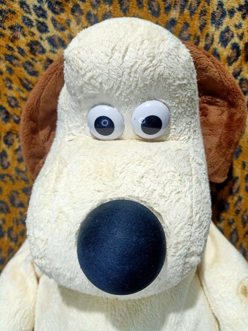 JUMBO SIZE VINTAGE GROMIT DOG PLUSH FROM WALLACE & GROMIT, Hobbies ...