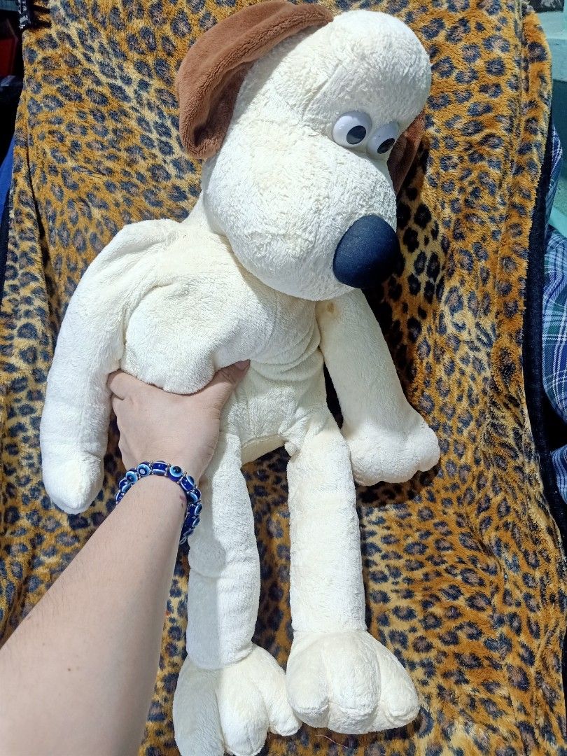 JUMBO SIZE VINTAGE GROMIT DOG PLUSH FROM WALLACE & GROMIT, Hobbies ...