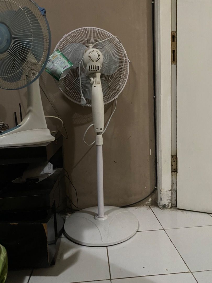 Kipas Angin Standing Fan, Perabotan Rumah di Carousell