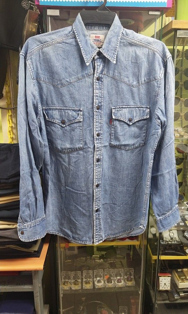 Levis Vintage Butang Besi Tahun 90an, Men's Fashion, Tops & Sets ...