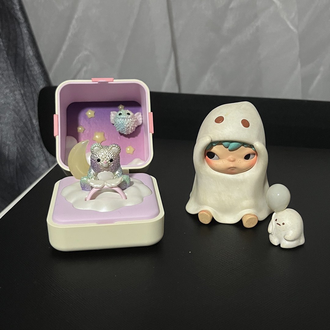 popmart hirono the other one ghost instinctoy ring box, Hobbies & Toys ...