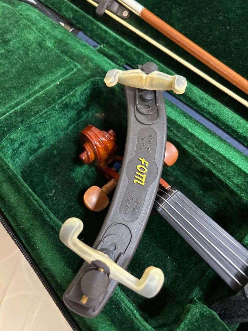 Refurbished Violin 4/4, Hobbies & Toys, Music & Media, Musical ...