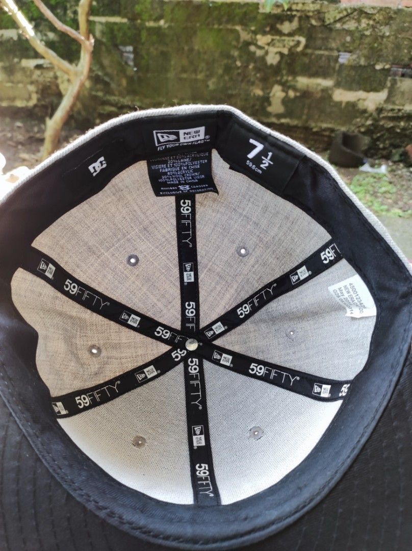 Topi NewEra X DC 59FIFTY Two Tone, Fesyen Pria, Aksesoris, Topi di Carousell
