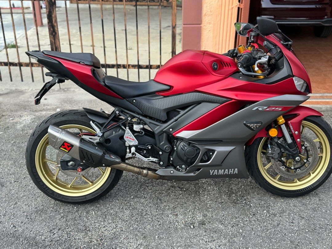 Yamaha R25 V2, Motorbikes on Carousell