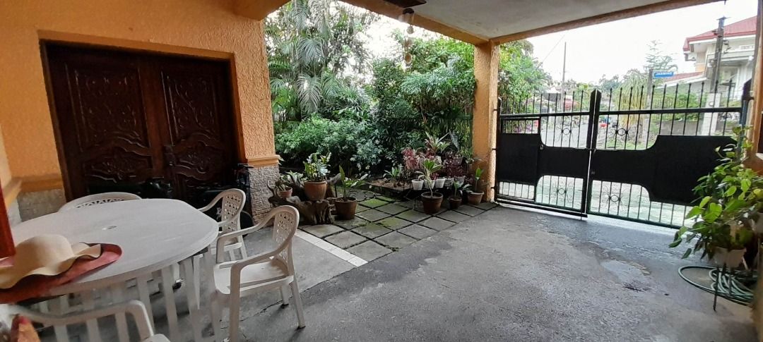 240 sqm Residential Lot w/ Old Bungalow, Mapayapa Village II, Brgy Holy ...