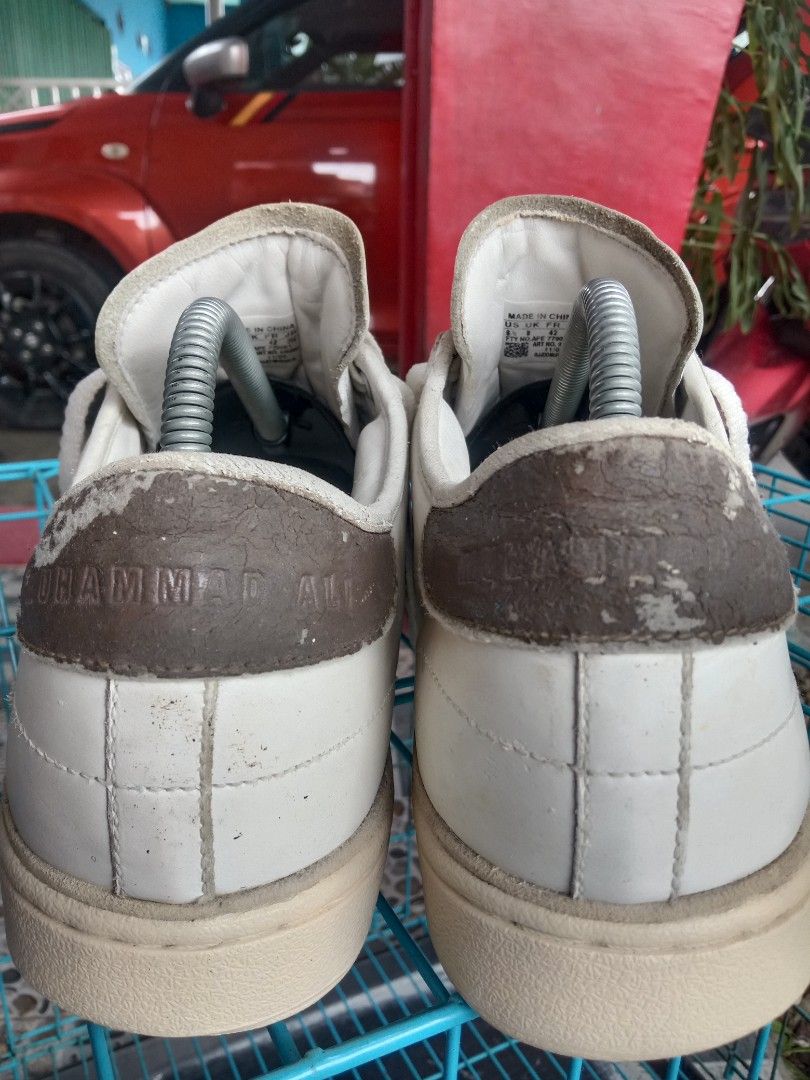 Adidas Muhammad Ali, Fesyen Pria, Sepatu , Sneakers di Carousell