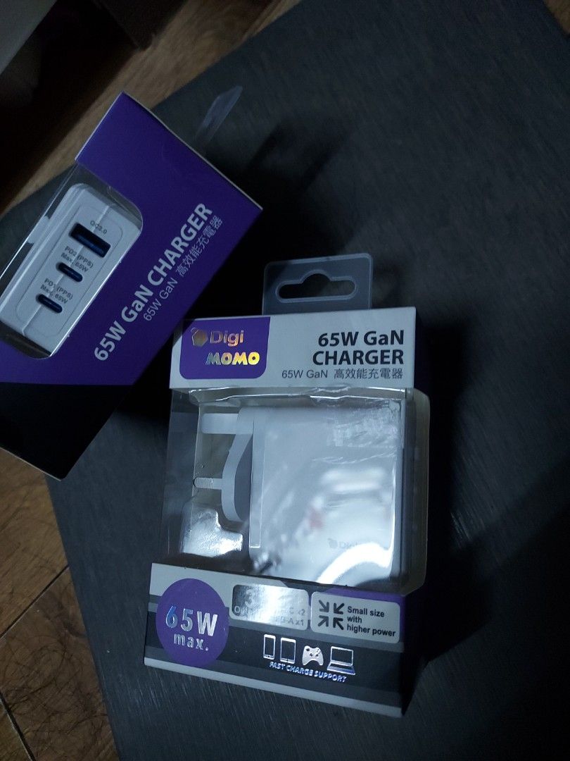 全新Digi MoMo 65w GaN 高效能充電器, 手提電話, 電話及其他裝置配件, 電池及充電器 - Carousell