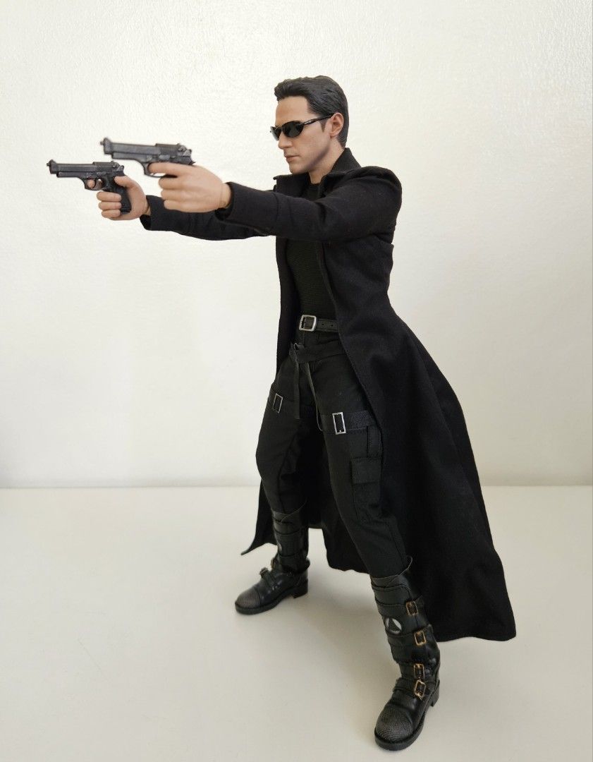 Hot Toys - MMS466 - The Matrix - Neo, Hobbies & Toys, Toys & Games on ...