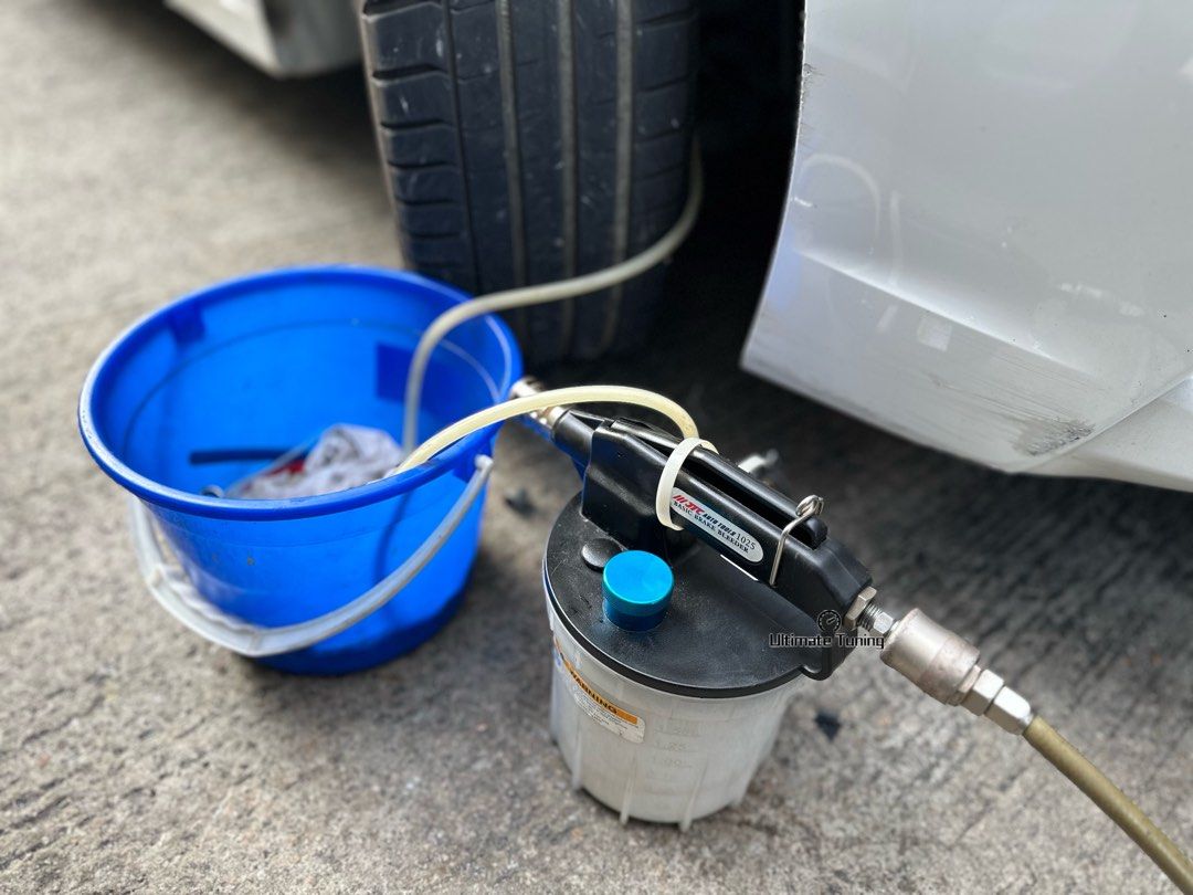 Lexus CT200H ABS Pump 泵 C1391 故障維修 迫力油 保養 換油 迫力皮 迫力碟 Toyota Prius C 3 4 ...