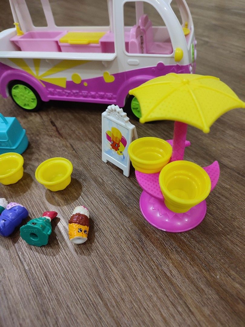 Shopkins ice cream bus, Hobbies & Toys, Toys & Games on Carousell