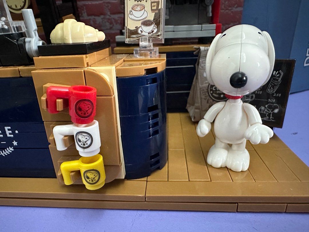 Snoopy Cafe bricks, Hobbies & Toys, Toys & Games on Carousell