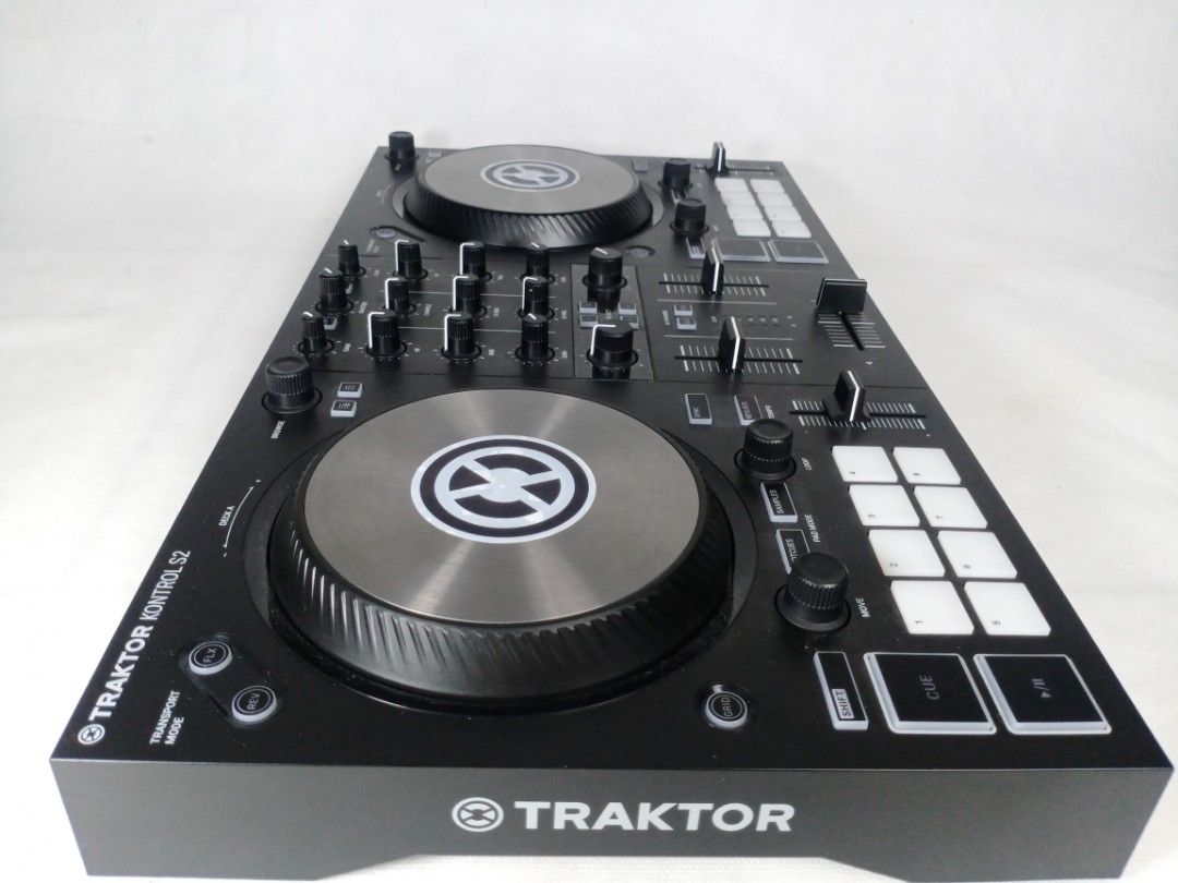 TRAKTOR DJ S2 MK3 CONTROLLER MKIII NATIVE INSTRUMENT CONTROLER, Musik ...