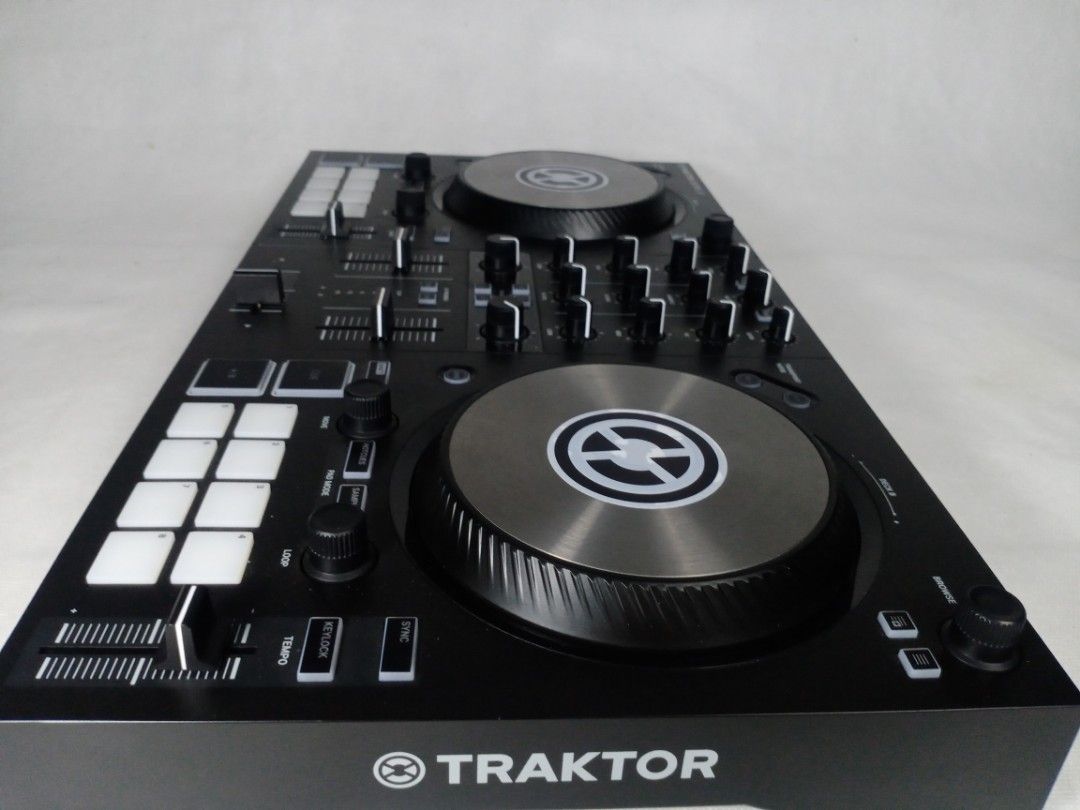 TRAKTOR DJ S2 MK3 CONTROLLER MKIII NATIVE INSTRUMENT CONTROLER, Musik ...