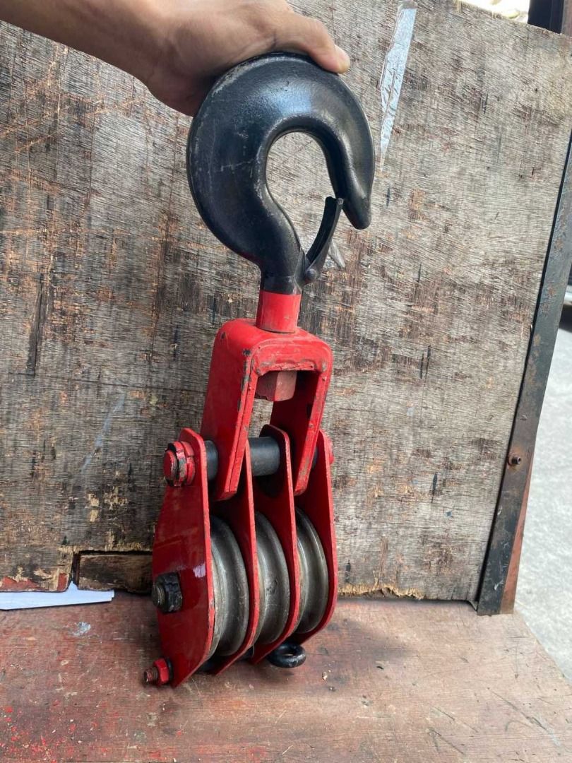 TRIPLE WHEEL PULLEY BLOCK, Commercial & Industrial, Industrial ...