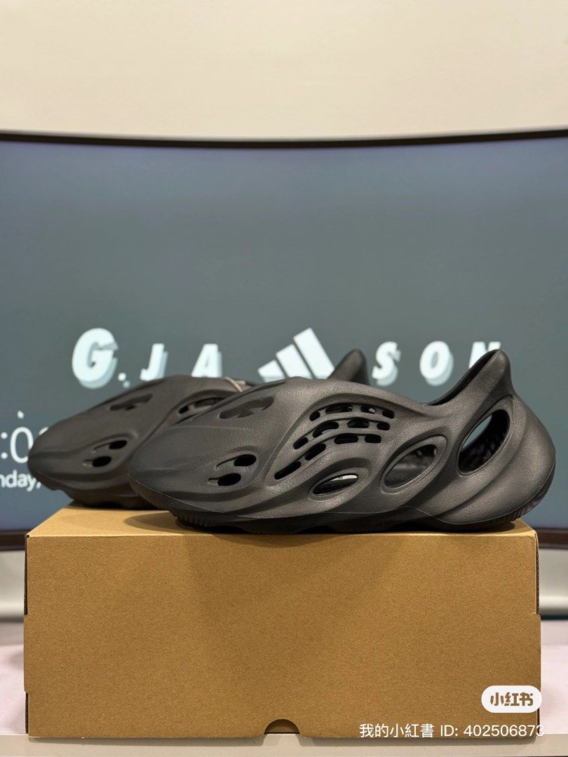 Adidas Yezzy Foam RNR “Onyx”, Men's Fashion, Footwear, Casual shoes on ...