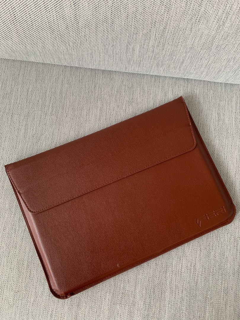 Case Macbook Air/pro 13 inch Apple, Barang Mewah, Tas & Dompet di Carousell