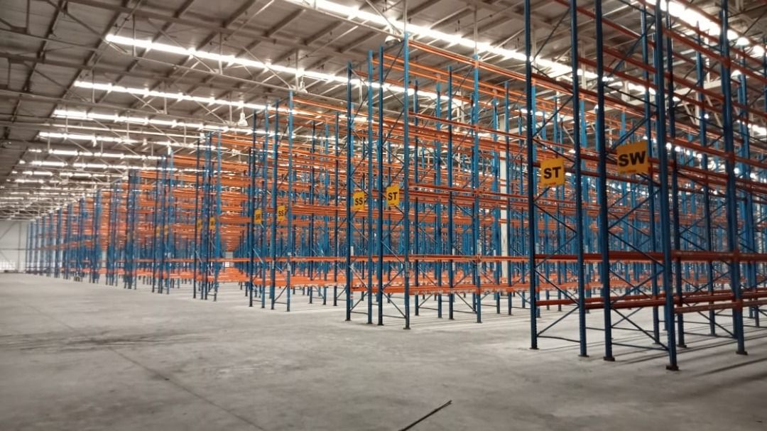 Disewakan 2,5 Ha Gudang Margomulyo Surabaya plus Loading Dock ...