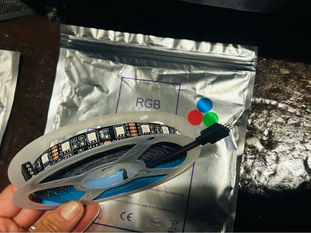 LED - RGBW 黑底裸版 / RGBW LED燈條 / 彩色燈條 / 12v LED 燈條 5050, 家具及居家用品, 燈飾及風扇, 燈飾在旋轉拍賣