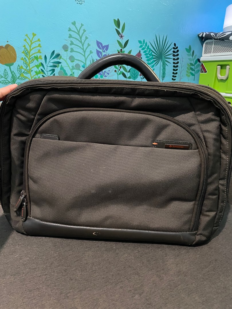 Samsonite laptop bag, Computers & Tech, Laptops & Notebooks on Carousell