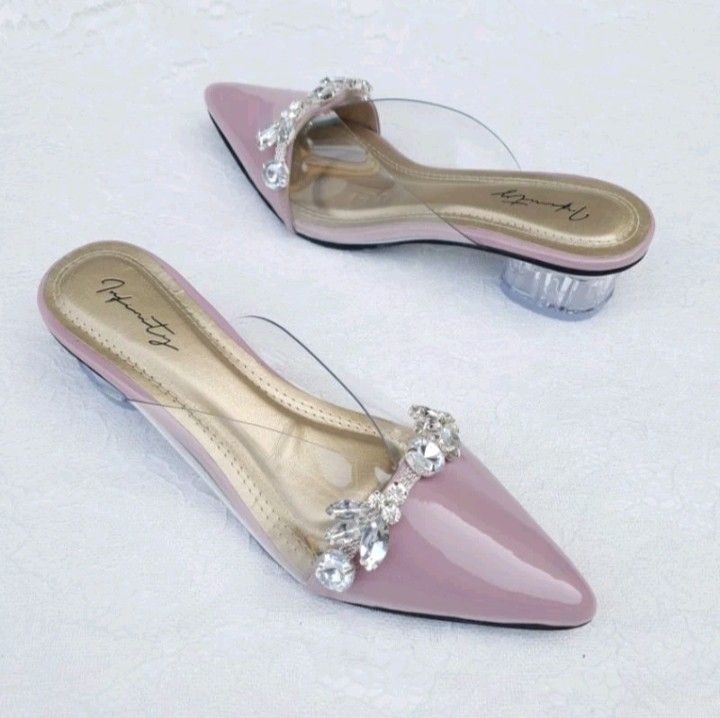Sepatu selop heels kaca, Fesyen Wanita, Sepatu di Carousell