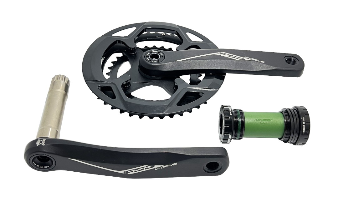 全新 FSA V-DRIVE CKM-7700 一體式 牙盤 / 大盤組 / 齒盤 - 護盤 44/32T 175L, 體育器材, 自行車及配件, 單車在旋轉拍賣